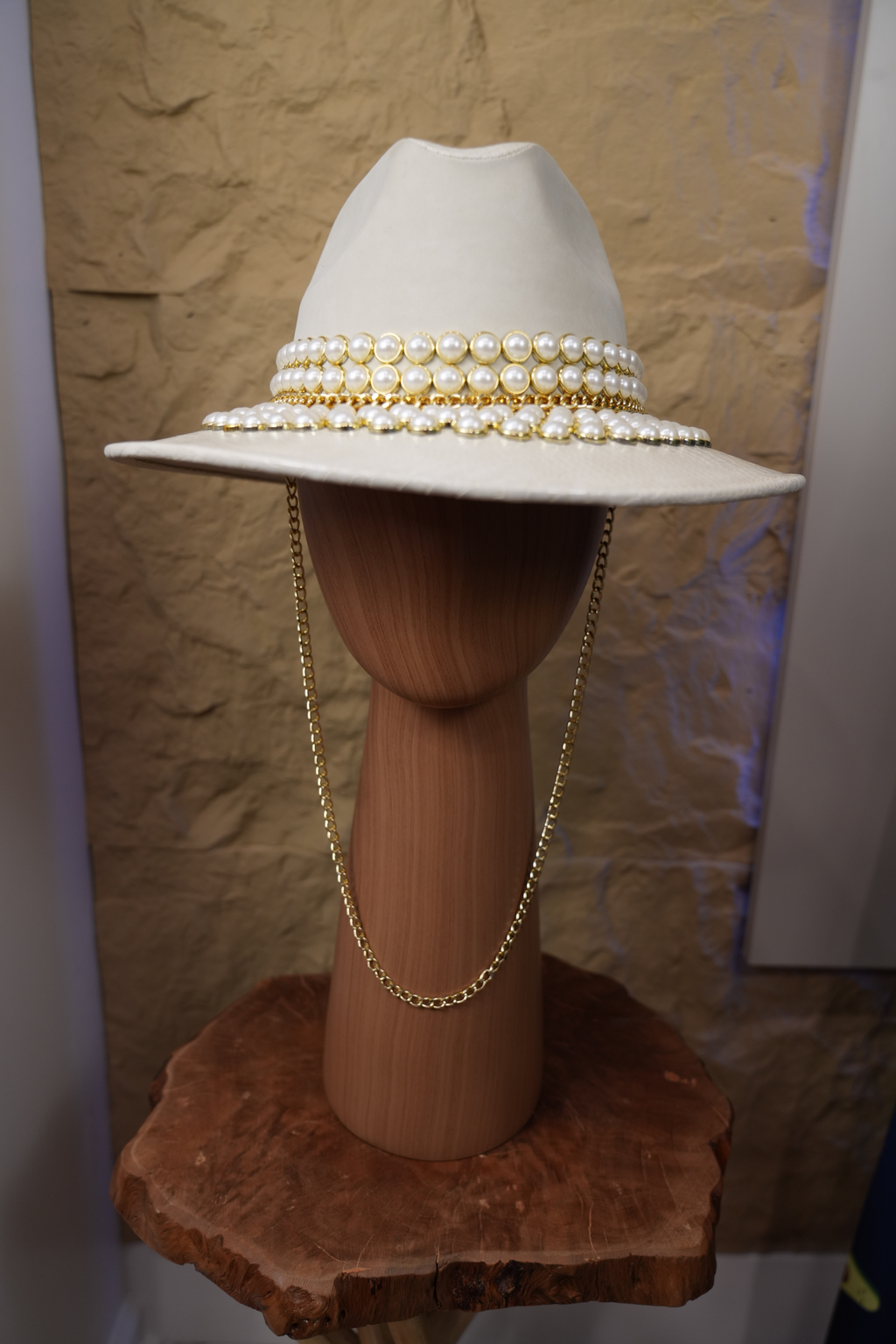 White hat with jewelry and pearls – Aquamarie - Swimwear